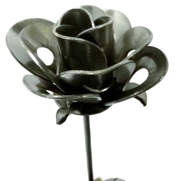 Metal Relic | Accents | Welded Metal Art Steel Recycled Rose Sculpture ...